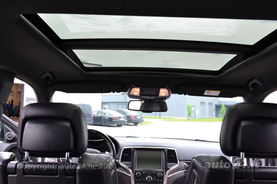 Pelēks Jeep Grand Cherokee 2015 Pērnava, ar dzinēja tilpumu 3.00 L un nobraukumu 211 tūkst. km par 14900 €, foto 17 vietnē AUTOMOTO.COM.LV
