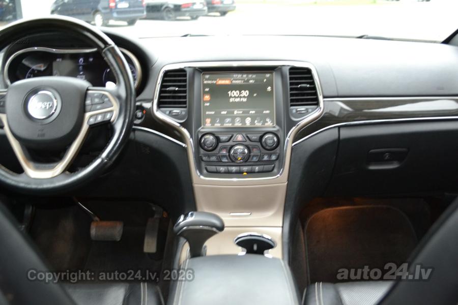 Pelēks Jeep Grand Cherokee 2015 Pērnava, ar dzinēja tilpumu 3.00 L un nobraukumu 211 tūkst. km par 14900 €, foto 18 vietnē AUTOMOTO.COM.LV
