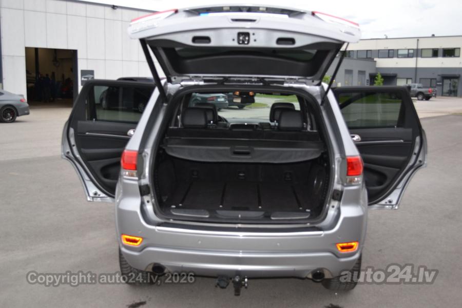 Pelēks Jeep Grand Cherokee 2015 Pērnava, ar dzinēja tilpumu 3.00 L un nobraukumu 211 tūkst. km par 14900 €, foto 19 vietnē AUTOMOTO.COM.LV