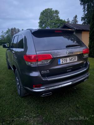 Pelēks Jeep Grand Cherokee 2015 Tallina, ar dzinēja tilpumu 3.00 L un nobraukumu 267 tūkst. km par 14998 €, foto 3 vietnē AUTOMOTO.COM.LV
