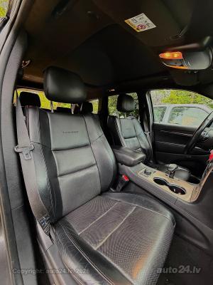 Pelēks Jeep Grand Cherokee 2015 Tallina, ar dzinēja tilpumu 3.00 L un nobraukumu 267 tūkst. km par 14998 €, foto 8 vietnē AUTOMOTO.COM.LV
