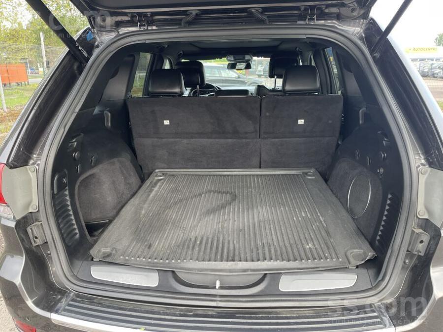 Pelēks Jeep Grand Cherokee 2015 Rīga, ar dzinēja tilpumu 3.00 L un nobraukumu 291 tūkst. km par 10900 €, foto 13 vietnē AUTOMOTO.COM.LV