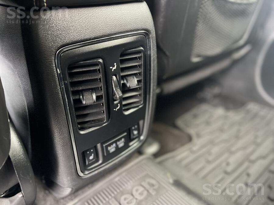 Pelēks Jeep Grand Cherokee 2015 Rīga, ar dzinēja tilpumu 3.00 L un nobraukumu 291 tūkst. km par 10900 €, foto 21 vietnē AUTOMOTO.COM.LV