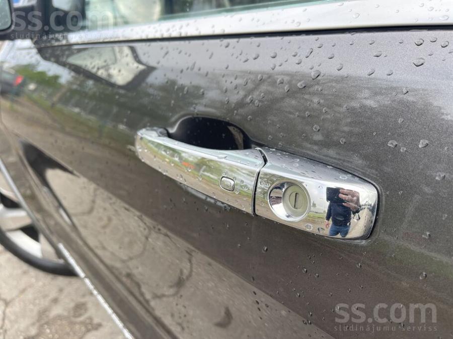 Pelēks Jeep Grand Cherokee 2015 Rīga, ar dzinēja tilpumu 3.00 L un nobraukumu 291 tūkst. km par 10900 €, foto 24 vietnē AUTOMOTO.COM.LV