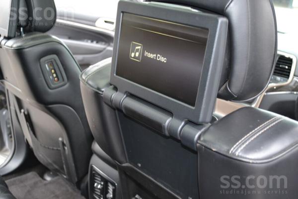 Grey Jeep Grand Cherokee 2015 in Tallinn, with an engine capacity of 3.00 L and mileage of 211 thousand km for 14900 €, photo 10 on AUTOMOTO.COM.LV