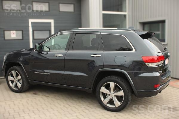 Grey Jeep Grand Cherokee 2015 in Riga, with an engine capacity of 3.00 L and mileage of 0 thousand km for 14990 €, photo 2 on AUTOMOTO.COM.LV
