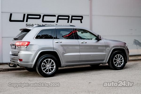 Grey Jeep Grand Cherokee 2015 in Parnu, with an engine capacity of 3.00 L and mileage of 212 thousand km for 15490 €, photo 6 on AUTOMOTO.COM.LV