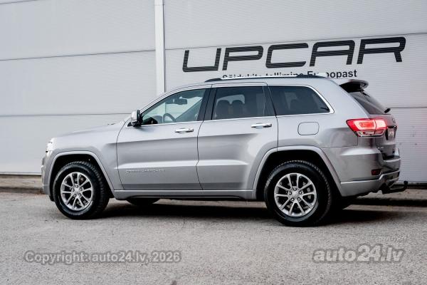 Grey Jeep Grand Cherokee 2015 in Parnu, with an engine capacity of 3.00 L and mileage of 212 thousand km for 15490 €, photo 7 on AUTOMOTO.COM.LV