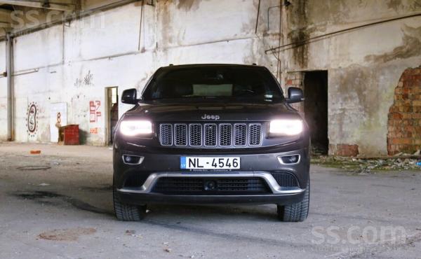 Pelēks Jeep Grand Cherokee 2015 Daugavpils, ar dzinēja tilpumu 3.00 L un nobraukumu 145 tūkst. km par 15500 €, foto 1 vietnē AUTOMOTO.COM.LV