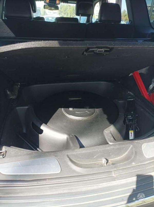 Grey Jeep Grand Cherokee 2015 in Kaunas, with an engine capacity of 3.60 L and mileage of 190 thousand km for 15500 €, photo 10 on AUTOMOTO.COM.LV