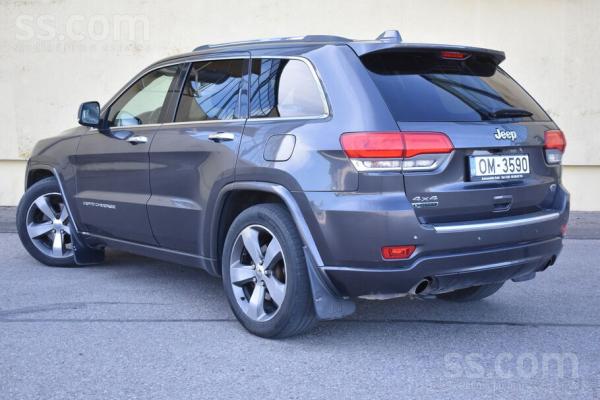 Grey Jeep Grand Cherokee 2015 in Talsi, with an engine capacity of 3.00 L and mileage of 311 thousand km for 9950 €, photo 2 on AUTOMOTO.COM.LV