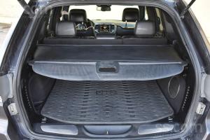 Pelēks Jeep Grand Cherokee 2015 Talsi, ar dzinēja tilpumu 3.00 L un nobraukumu 311 tūkst. km par 9950 €, foto 10 vietnē AUTOMOTO.COM.LV