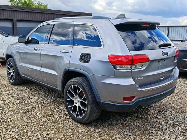 Pelēks Jeep Grand Cherokee 2015 Kauņa, ar dzinēja tilpumu 3.60 L un nobraukumu 200 tūkst. km par 9300 €, foto 3 vietnē AUTOMOTO.COM.LV