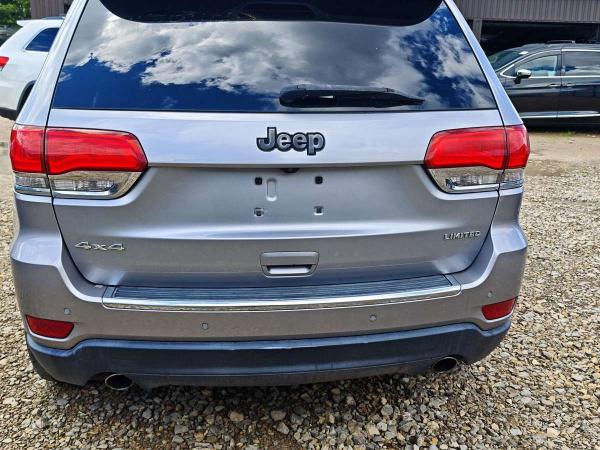 Pelēks Jeep Grand Cherokee 2015 Kauņa, ar dzinēja tilpumu 3.60 L un nobraukumu 200 tūkst. km par 9300 €, foto 4 vietnē AUTOMOTO.COM.LV