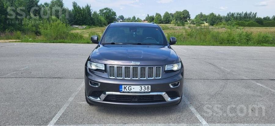 Grey Jeep Grand Cherokee 2015 in Riga, with an engine capacity of 3.00 L and mileage of 226 thousand km for 15000 €, photo 3 on AUTOMOTO.COM.LV