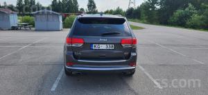 Grey Jeep Grand Cherokee 2015 in Riga, with an engine capacity of 3.00 L and mileage of 226 thousand km for 15000 €, photo 7 on AUTOMOTO.COM.LV