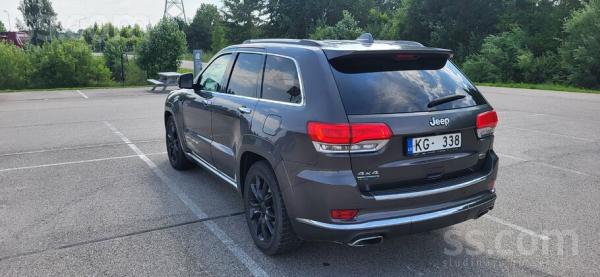 Grey Jeep Grand Cherokee 2015 in Riga, with an engine capacity of 3.00 L and mileage of 226 thousand km for 15000 €, photo 7 on AUTOMOTO.COM.LV