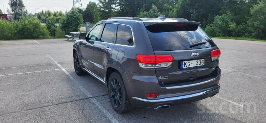 Grey Jeep Grand Cherokee 2015 in Riga, with an engine capacity of 3.00 L and mileage of 226 thousand km for 15000 €, photo 8 on AUTOMOTO.COM.LV