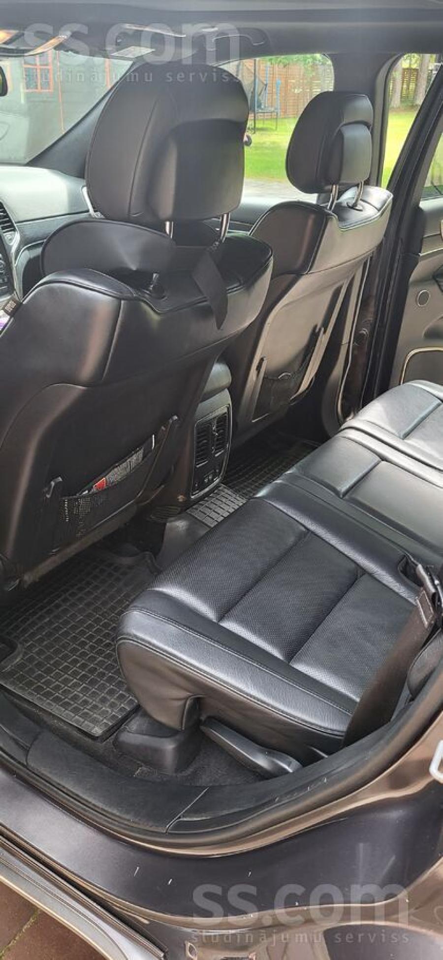 Grey Jeep Grand Cherokee 2015 in Riga, with an engine capacity of 3.00 L and mileage of 226 thousand km for 15000 €, photo 10 on AUTOMOTO.COM.LV