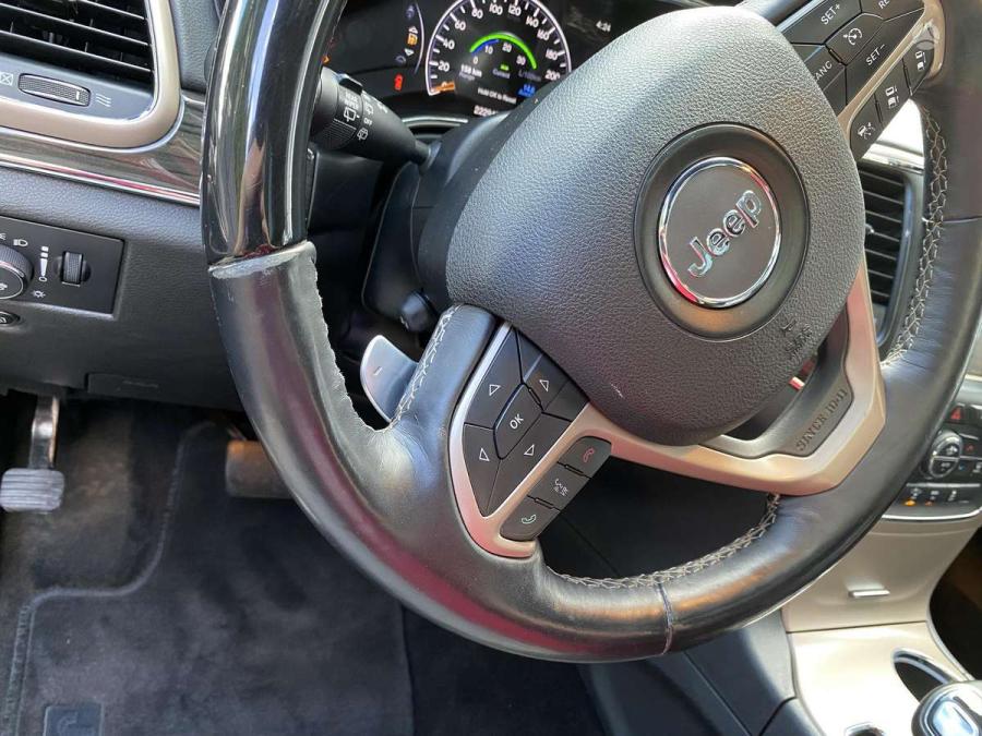 Grey Jeep Grand Cherokee 2015 in Marijampole, with an engine capacity of 2.99 L and mileage of 222 thousand km for 13650 €, photo 30 on AUTOMOTO.COM.LV