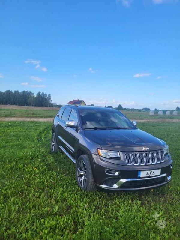 Pelēks Jeep Grand Cherokee 2015 Kauņa, ar dzinēja tilpumu 2.99 L un nobraukumu 252 tūkst. km par 13999 €, foto 1 vietnē AUTOMOTO.COM.LV