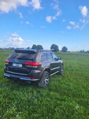 Grey Jeep Grand Cherokee 2015 in Kaunas, with an engine capacity of 2.99 L and mileage of 252 thousand km for 13999 €, photo 5 on AUTOMOTO.COM.LV