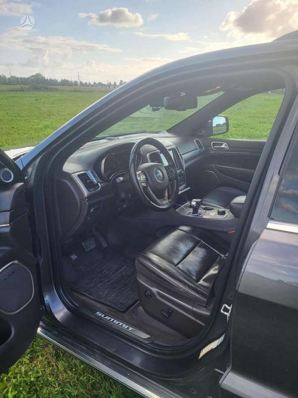 Pelēks Jeep Grand Cherokee 2015 Kauņa, ar dzinēja tilpumu 2.99 L un nobraukumu 252 tūkst. km par 13999 €, foto 8 vietnē AUTOMOTO.COM.LV