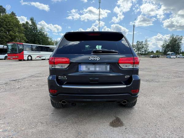 Grey Jeep Grand Cherokee 2015 in Vilnius, with an engine capacity of 2.99 L and mileage of 279 thousand km for 12990 €, photo 4 on AUTOMOTO.COM.LV