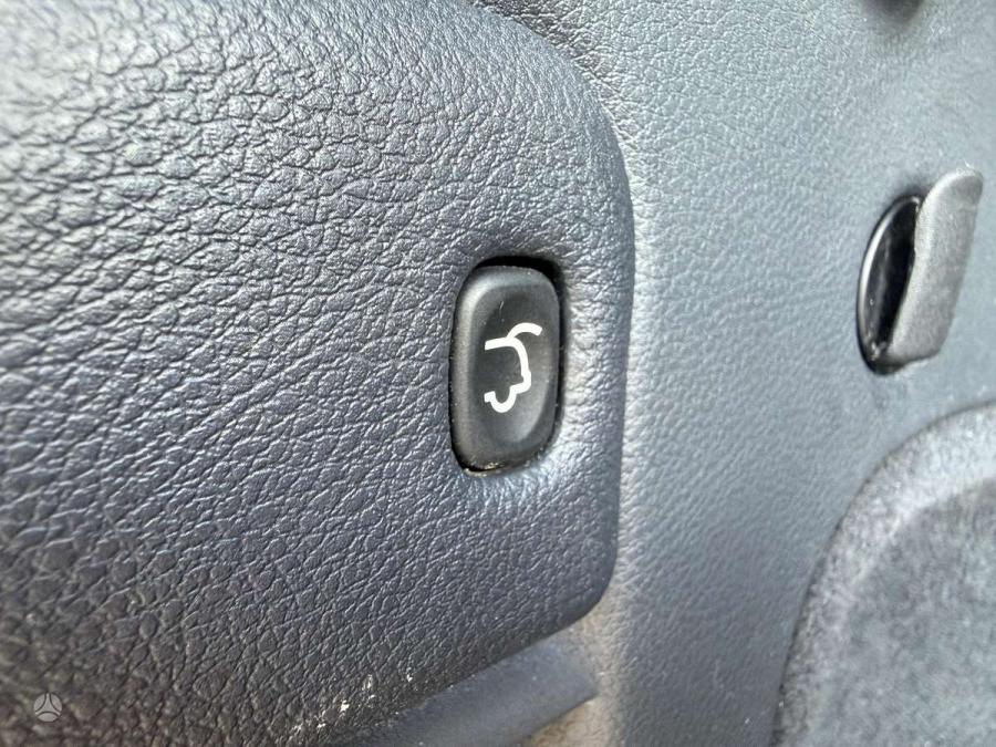Grey Jeep Grand Cherokee 2015 in Vilnius, with an engine capacity of 2.99 L and mileage of 279 thousand km for 12990 €, photo 11 on AUTOMOTO.COM.LV