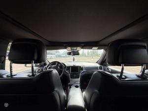 Grey Jeep Grand Cherokee 2015 in Vilnius, with an engine capacity of 2.99 L and mileage of 279 thousand km for 12990 €, photo 14 on AUTOMOTO.COM.LV