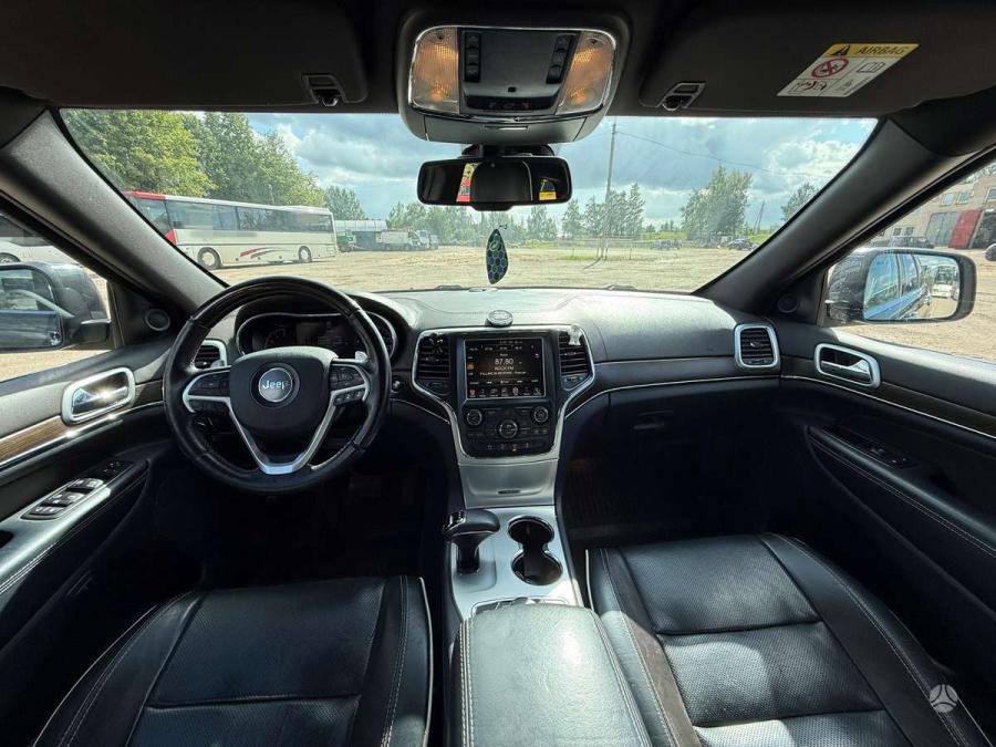 Grey Jeep Grand Cherokee 2015 in Vilnius, with an engine capacity of 2.99 L and mileage of 279 thousand km for 12990 €, photo 15 on AUTOMOTO.COM.LV