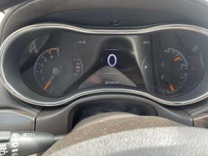 Pelēks Jeep Grand Cherokee 2015 Panevēža, ar dzinēja tilpumu 5.65 L un nobraukumu 307 tūkst. km par 12900 €, foto 8 vietnē AUTOMOTO.COM.LV