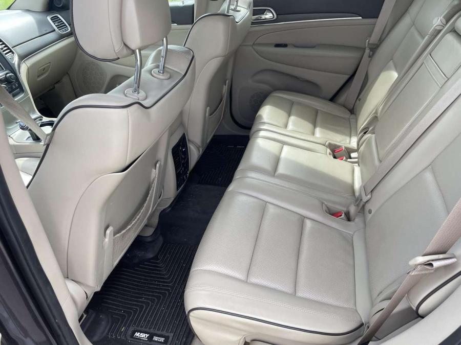 Pelēks Jeep Grand Cherokee 2015 Panevēža, ar dzinēja tilpumu 5.65 L un nobraukumu 307 tūkst. km par 12900 €, foto 9 vietnē AUTOMOTO.COM.LV
