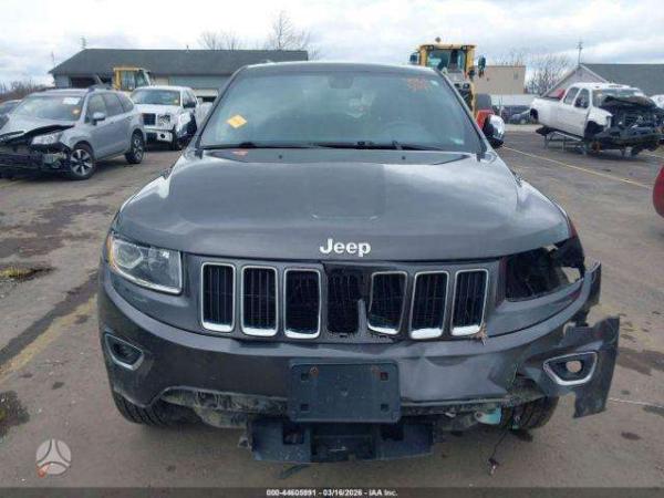 Grey Jeep Grand Cherokee 2015 in Siauliai, with an engine capacity of 3.60 L and mileage of 250 thousand km for 8400 €, photo 2 on AUTOMOTO.COM.LV