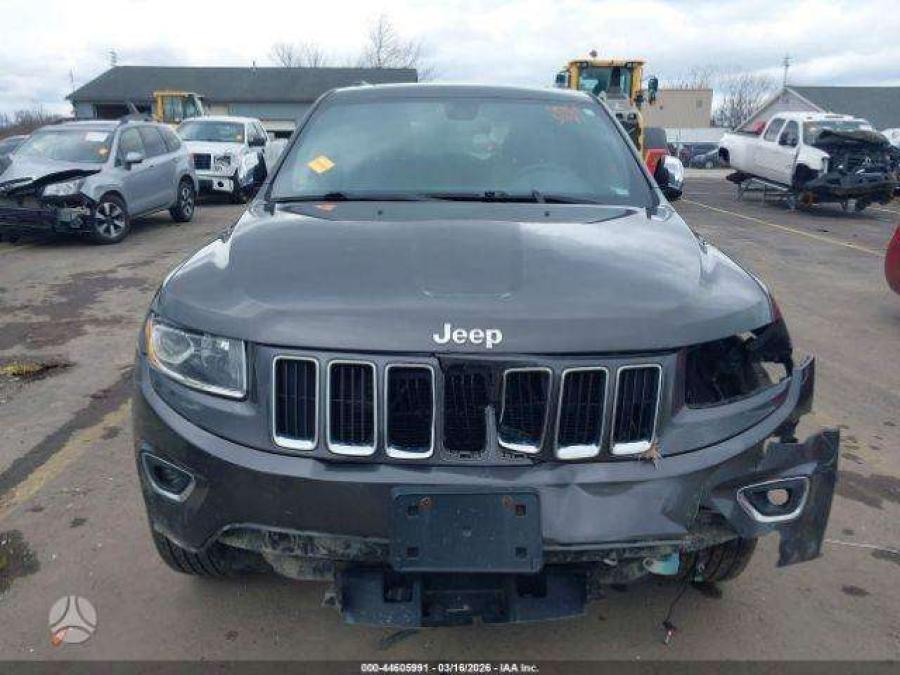 Grey Jeep Grand Cherokee 2015 in Siauliai, with an engine capacity of 3.60 L and mileage of 250 thousand km for 8400 €, photo 3 on AUTOMOTO.COM.LV