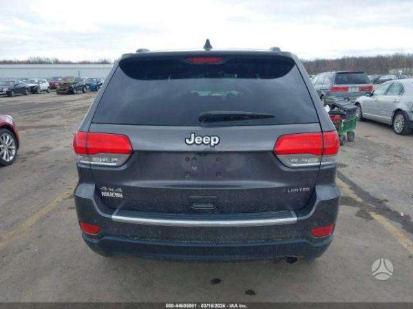 Grey Jeep Grand Cherokee 2015 in Siauliai, with an engine capacity of 3.60 L and mileage of 250 thousand km for 8400 €, photo 6 on AUTOMOTO.COM.LV