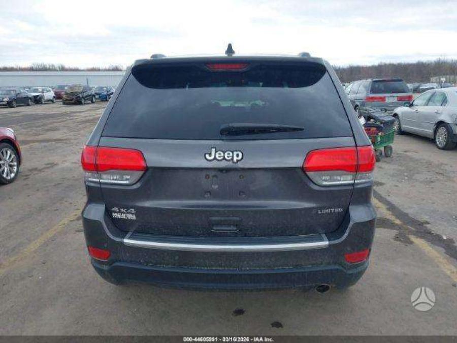 Grey Jeep Grand Cherokee 2015 in Siauliai, with an engine capacity of 3.60 L and mileage of 250 thousand km for 8400 €, photo 7 on AUTOMOTO.COM.LV