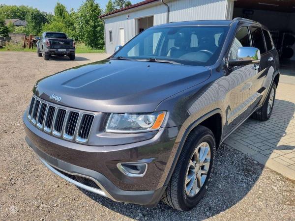 Grey Jeep Grand Cherokee 2015 in Siauliai, with an engine capacity of 2.99 L and mileage of 300 thousand km for 10900 €, photo 2 on AUTOMOTO.COM.LV