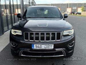 Grey Jeep Grand Cherokee 2015 in Kuressaare, with an engine capacity of 3.00 L and mileage of 256 thousand km for 12490 €, photo 1 on AUTOMOTO.COM.LV