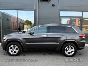 Pelēks Jeep Grand Cherokee 2015 Kuresāre, ar dzinēja tilpumu 3.00 L un nobraukumu 256 tūkst. km par 12490 €, foto 9 vietnē AUTOMOTO.COM.LV