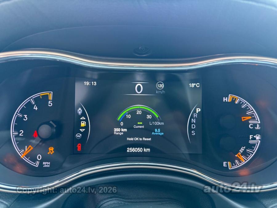 Pelēks Jeep Grand Cherokee 2015 Kuresāre, ar dzinēja tilpumu 3.00 L un nobraukumu 256 tūkst. km par 12490 €, foto 20 vietnē AUTOMOTO.COM.LV