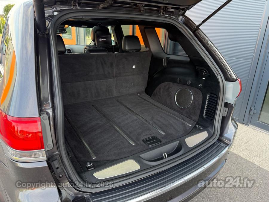 Pelēks Jeep Grand Cherokee 2015 Kuresāre, ar dzinēja tilpumu 3.00 L un nobraukumu 256 tūkst. km par 12490 €, foto 24 vietnē AUTOMOTO.COM.LV