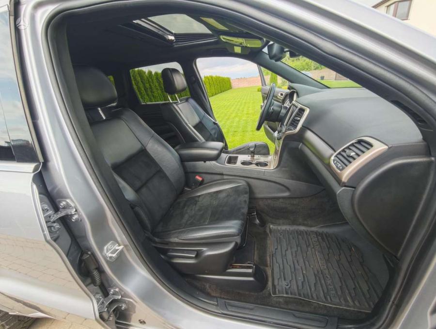Grey Jeep Grand Cherokee 2015 in Kaunas, with an engine capacity of 3.60 L and mileage of 190 thousand km for 13700 €, photo 21 on AUTOMOTO.COM.LV