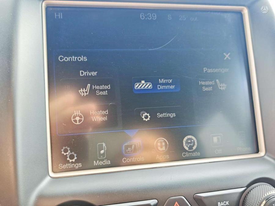 Grey Jeep Grand Cherokee 2015 in Kaunas, with an engine capacity of 3.60 L and mileage of 190 thousand km for 13700 €, photo 24 on AUTOMOTO.COM.LV