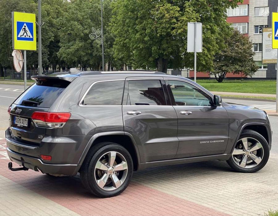 Pelēks Jeep Grand Cherokee 2015 Marijampole, ar dzinēja tilpumu 2.99 L un nobraukumu 222 tūkst. km par 13499 €, foto 15 vietnē AUTOMOTO.COM.LV