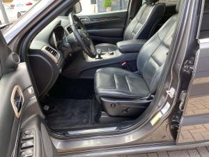 Pelēks Jeep Grand Cherokee 2015 Marijampole, ar dzinēja tilpumu 2.99 L un nobraukumu 222 tūkst. km par 13499 €, foto 26 vietnē AUTOMOTO.COM.LV