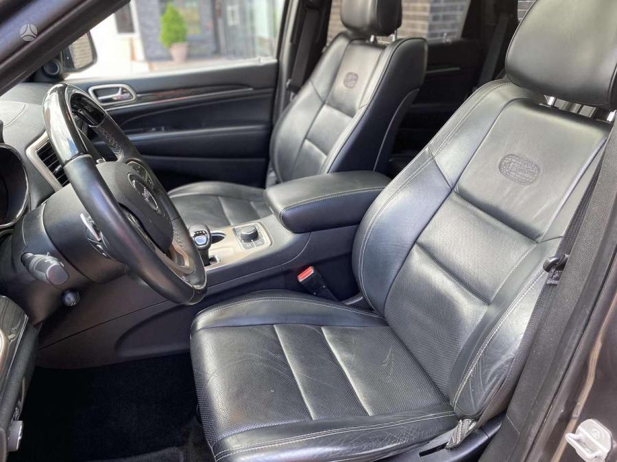 Pelēks Jeep Grand Cherokee 2015 Marijampole, ar dzinēja tilpumu 2.99 L un nobraukumu 222 tūkst. km par 13499 €, foto 27 vietnē AUTOMOTO.COM.LV