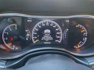 Pelēks Jeep Grand Cherokee 2015 Marijampole, ar dzinēja tilpumu 2.99 L un nobraukumu 222 tūkst. km par 13499 €, foto 35 vietnē AUTOMOTO.COM.LV