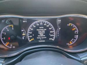 Pelēks Jeep Grand Cherokee 2015 Marijampole, ar dzinēja tilpumu 2.99 L un nobraukumu 222 tūkst. km par 13499 €, foto 36 vietnē AUTOMOTO.COM.LV