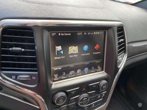 Pelēks Jeep Grand Cherokee 2015 Marijampole, ar dzinēja tilpumu 2.99 L un nobraukumu 222 tūkst. km par 13499 €, foto 40 vietnē AUTOMOTO.COM.LV
